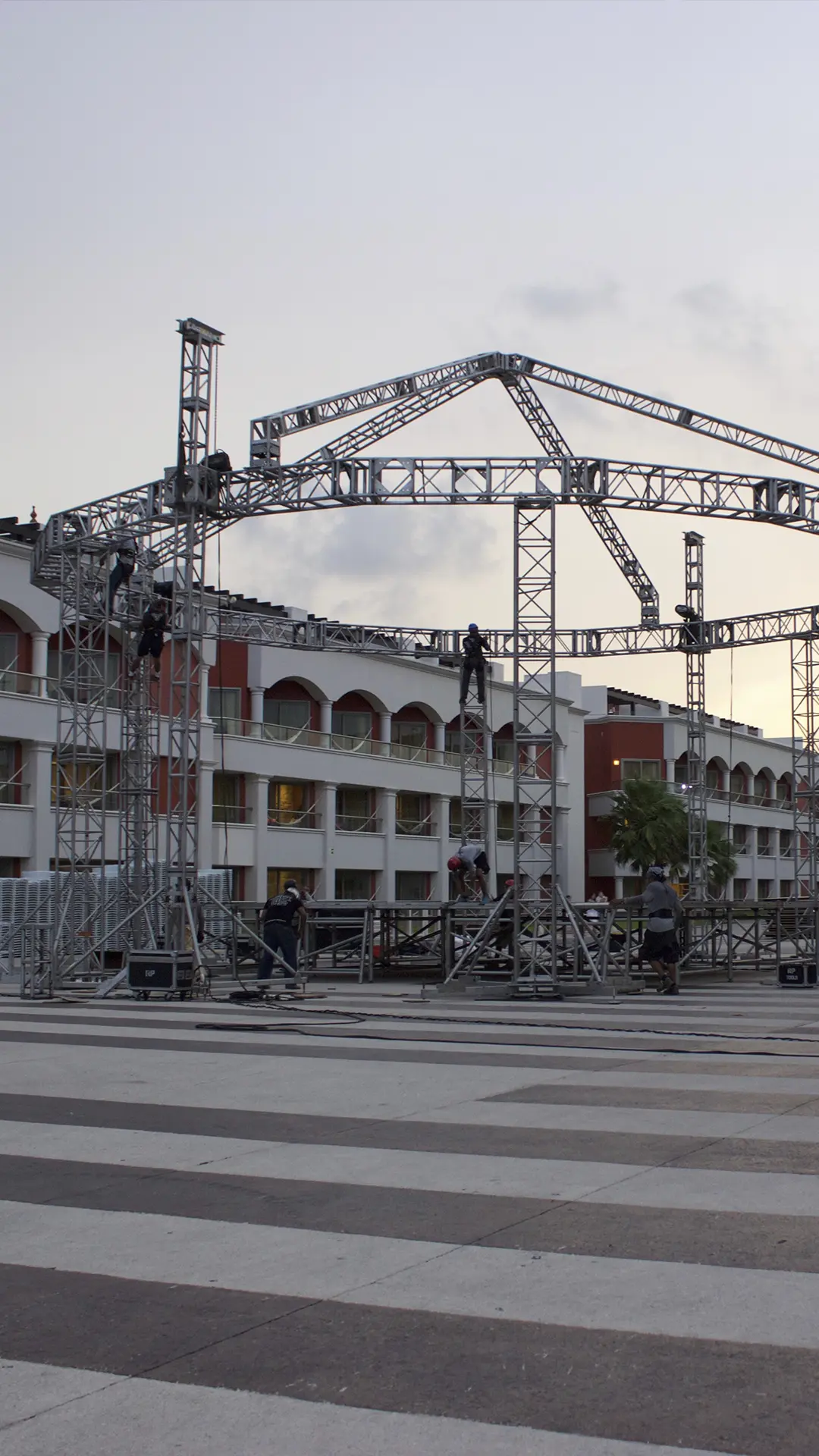 GROUND SUPPORT CIRCULAR KIOSCO CANCÚN
